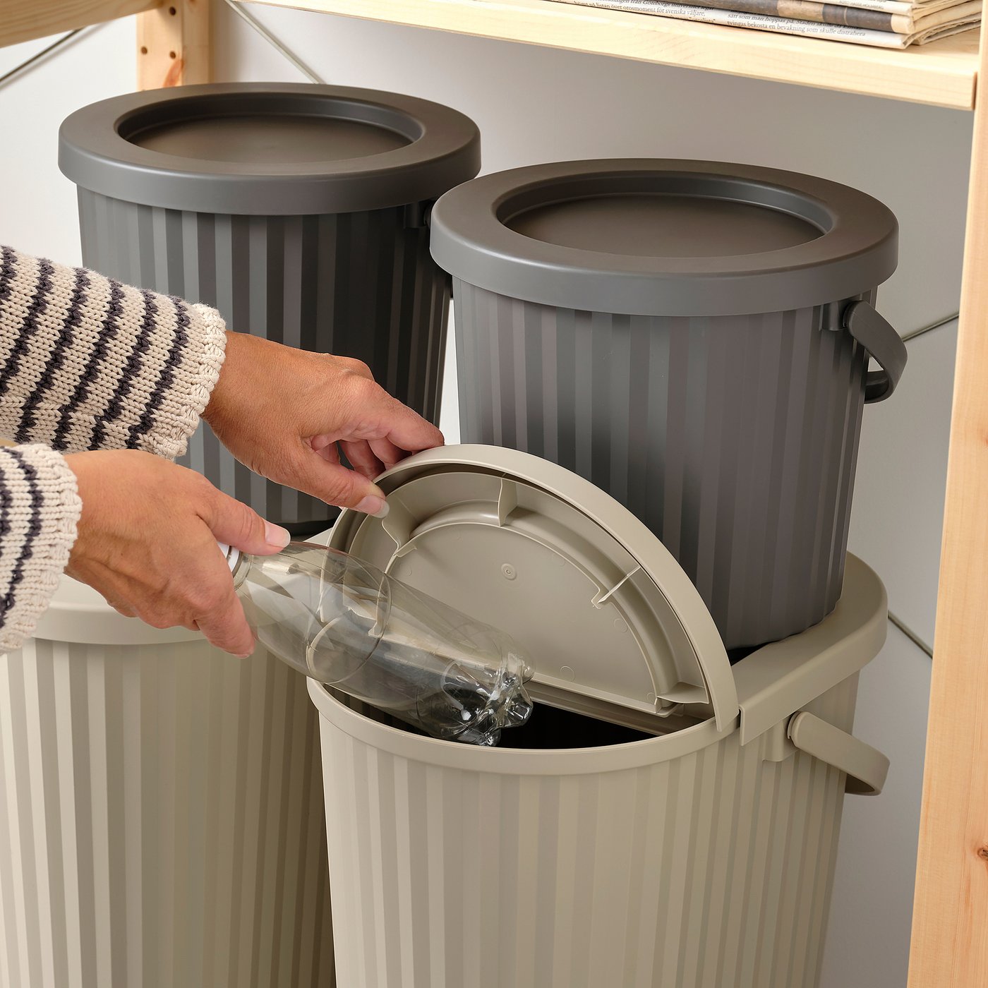 DAMMÄNG bin with lid grey-beige - IKEA